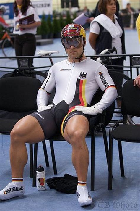 Robert Forstemann человек с сильными ногами