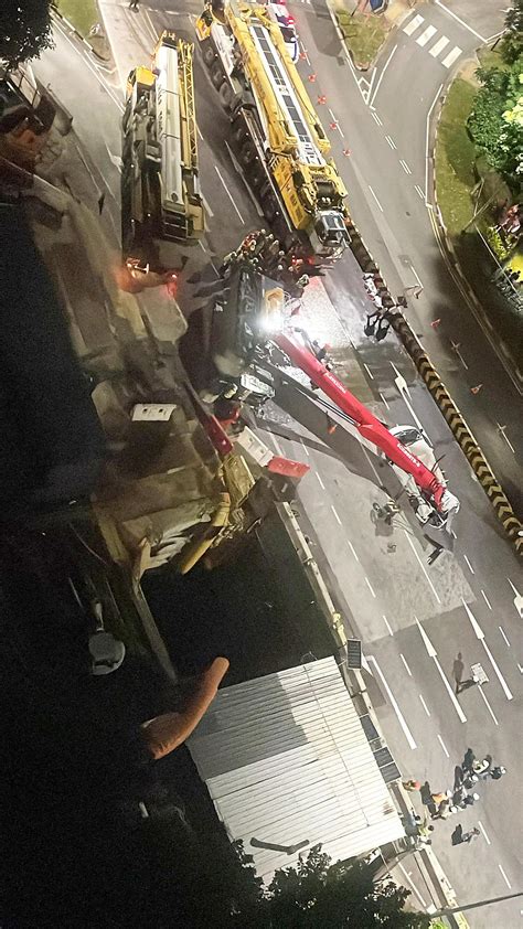 Crane That Crushed Van In Sengkang Removed From Road The Straits Times