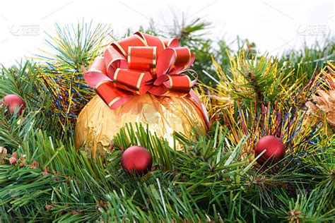 圣诞树的树枝和糖果