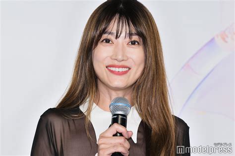 画像615 ヨンア、美脚全開ミニワンピ姿 アメリカ満喫ショットに反響「圧巻のスタイル」「絵になる」 モデルプレス