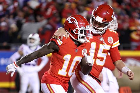 Tyreek Hill Wallpapers And Backgrounds Wallpapercg