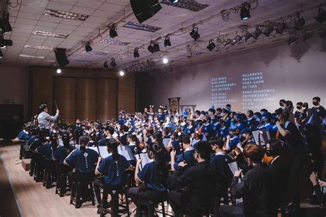 华仁中学华乐团 华仁中学华乐团 Added A New Photo — At Dataran Batu Pahat