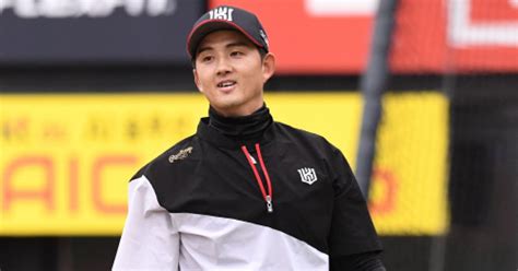 포토 Kt 김병희 교류전만 기다려~