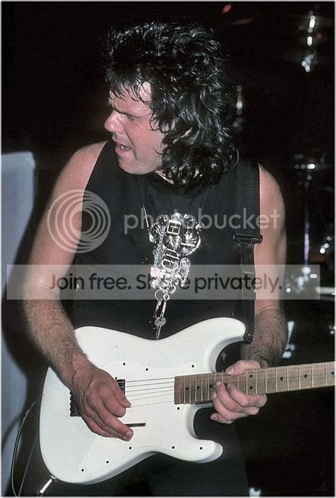Your Iconic To You Guitar Hero Picturesmoments Guitar
