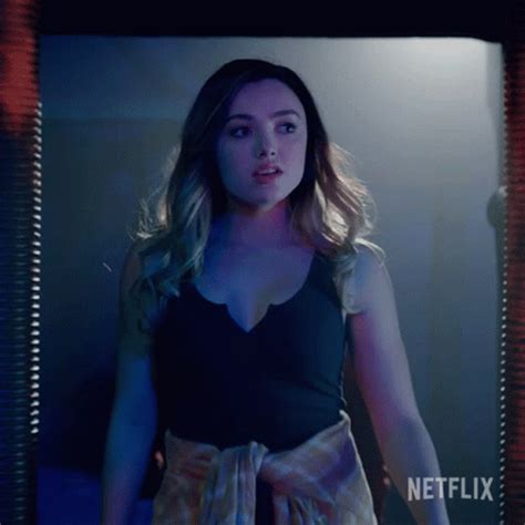 Peyton List 扭臀舞 