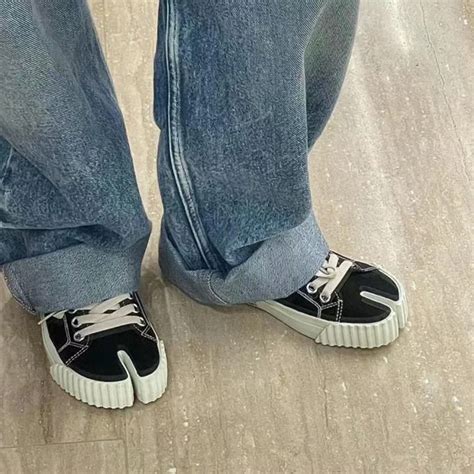 New Split Toe Flats Women Mary Janes Shoes Casual Canvas Shoes Women