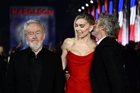 Vanessa Kirby Napoleon Premiere In London 11 16 2023 • Celebmafia