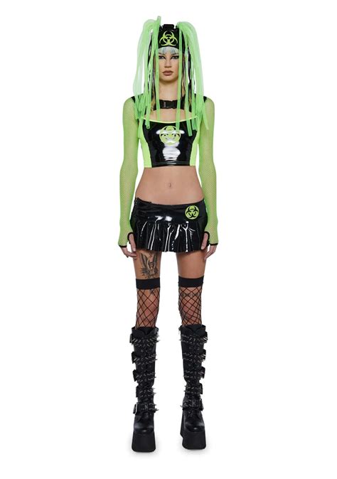 Download Green Goth Fashion Model Wallpaper
