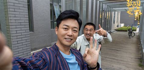 黄磊个人资料及图片（49岁黄磊身形暴瘦，下巴变尖颜值回春，和师哥刘奕君同框很养眼） 说明书网