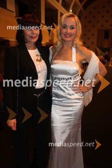 Mediaspeed Mavrično V Ljubljani Modna Revija Z Znanimi Slovenkami