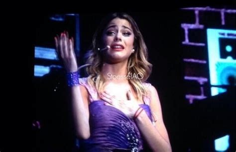 Martina Stoessel France ♥ Violetta En Vivo 3