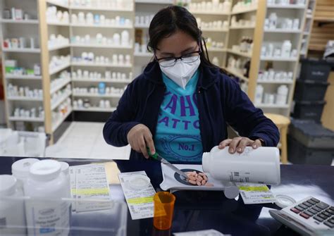 Heres When Drug Prices Will Start To Decrease For Medicare Recipients