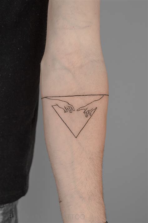 Minimalismus V Tetování Síla V Jednoduchosti Black House Tattoo