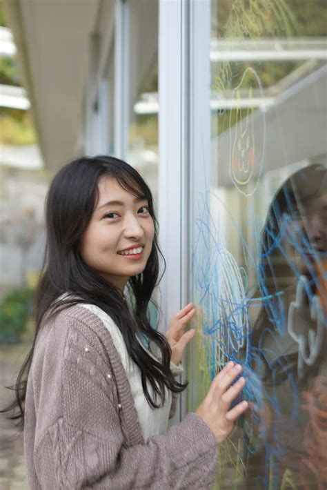 イメージビュー By Rara