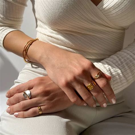 Thallo Tinos Jasmine Ring With Narrow Twig Base 24k Gold And Sterling