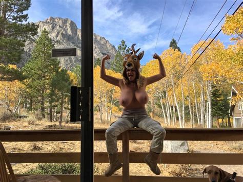 Kelly Madison Spreads Her Legs And Masturbates 8 Photos