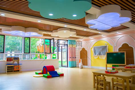 宽敞明亮的幼儿园教室摄影图高清摄影大图 千库网