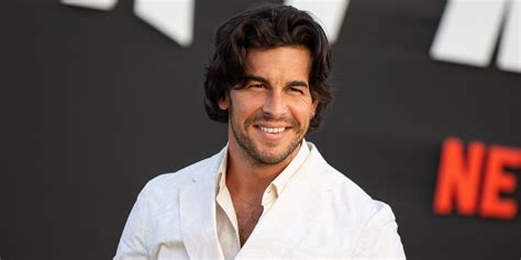 Mario Casas Ha Recuperado El Man Bun O El Moño De Hombre Este Verano Trendradars Español