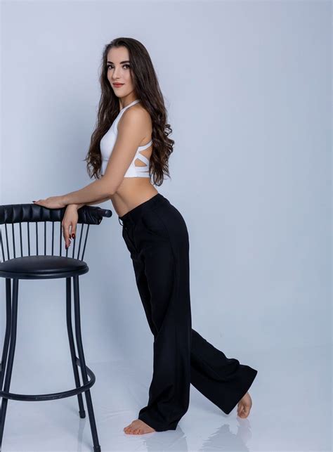 Id 116178 Olena From Kazakhstan 33 Years Old Brunette Brown Eyes