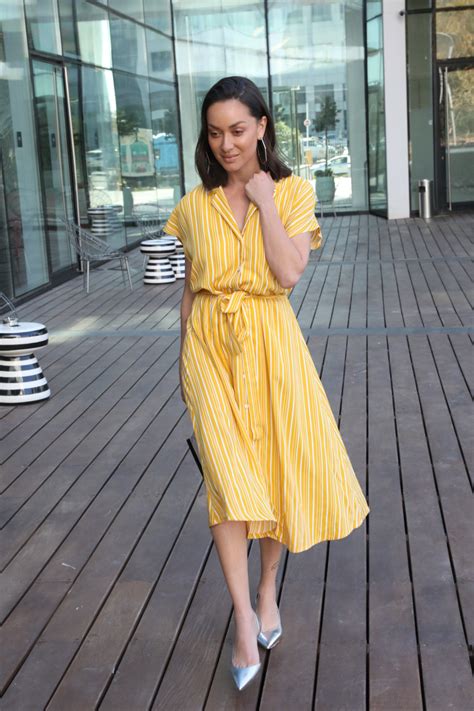 אנה ארונוב זוכה להפתעה מהארוס הטרי Tmi