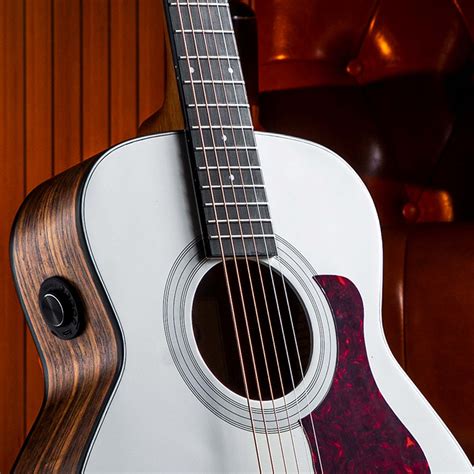 Gusta Mini Plus กีตาร์โปร่งไฟฟ้า Music Arms ศูนย์รวมเครื่องดนตรี ตั้งแต่เริ่มต้น ถึงมืออาชีพ