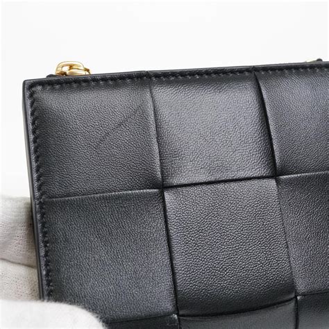 Bottega Veneta（ボッテガ・ヴェネタ） ボッテガ ヴェネタ マキシイントレチャート スモールカセット 二つ折り財布 ブラック×gp