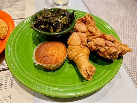 8 Cozy Virginia Restaurants Serving Fried Chicken The Right Way