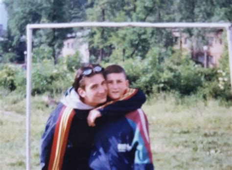 Paralelni Intervju Braća Adi I Eldin Adilović U Porodici Su Više Vezani Za Bordo Boju — Lifeba