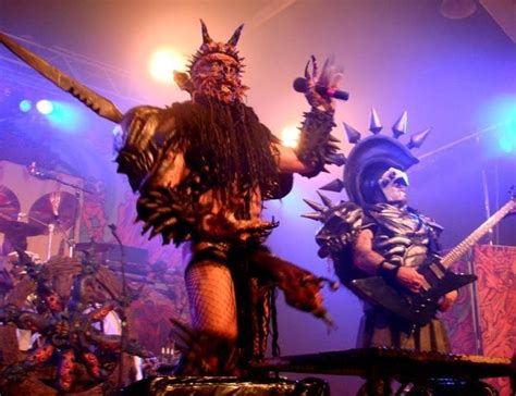 Gwar Funeral Gwars Oderus Urungus Eulogized At Epic Viking Funeral