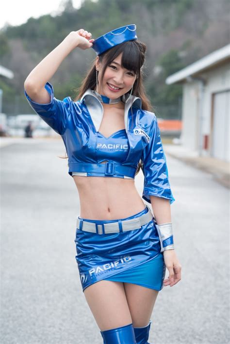 グラドルの川崎あやさん、海外でどスケベボディを晒す エロリアン