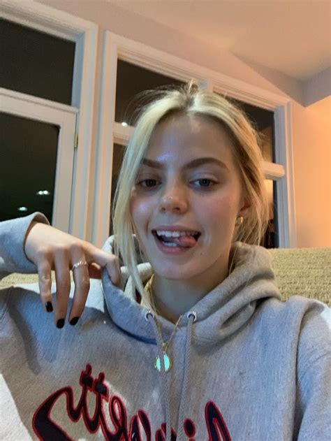 reneé rapp Renee Blonde wife Mean girls