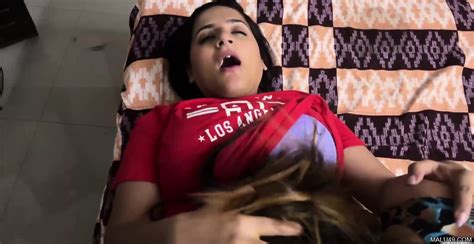 Tejashwini Or Tina Nandi Ke Boobs Ki Takrar Nikladudh Lesbo Sex In Hd Eporner