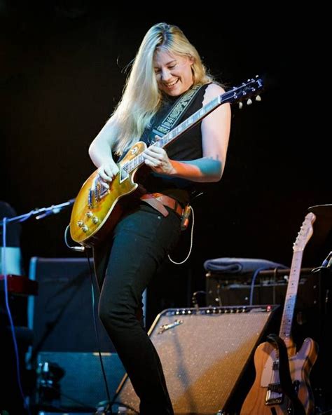Joanne Shaw Taylor Joan Jett Gibson Guitar Derek Trucks And Susan