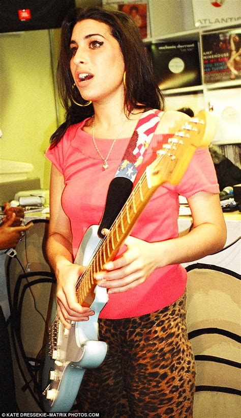 Amy Pic Posting For Fun 2 Page 916 Anything Amy Amy Winehouse Forum