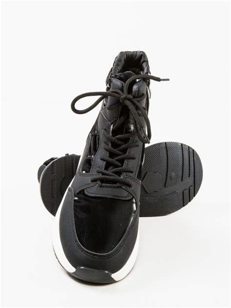 Боти Cery Черни Новата колекция е тук