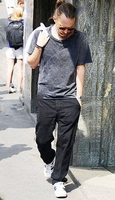 28 Thom Yorke Fashion Ideas Thom Yorke Thom Yorke Radiohead Radiohead