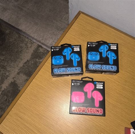 Headphones Different Types Of Headphones And Earbuds Poshmark