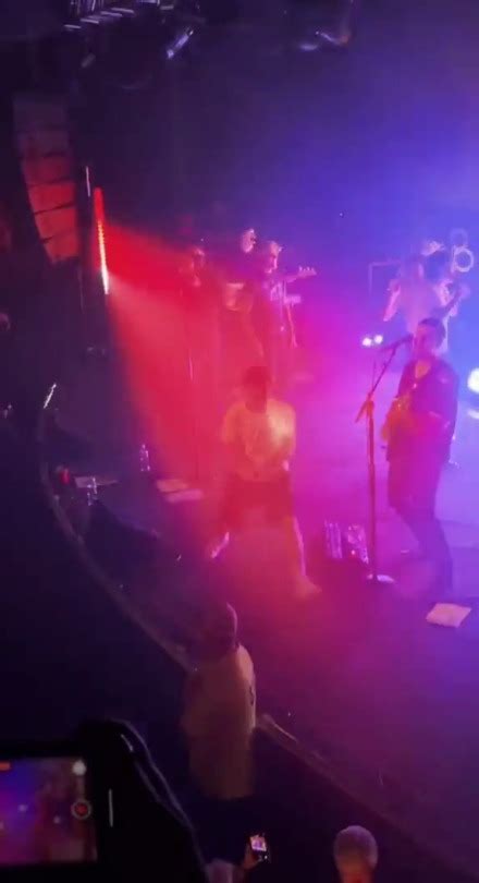 Louis Realising Sun Room Was On Stage 07 03 Tumbex