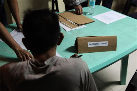Philippines Police Knock And Plead Campaign Rounds Up Suspected Drug