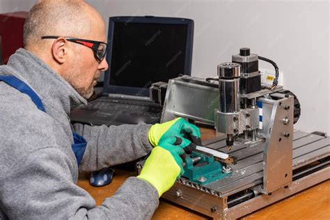 Premium Photo Working On Vertical Milling Coordinate Boring Machine