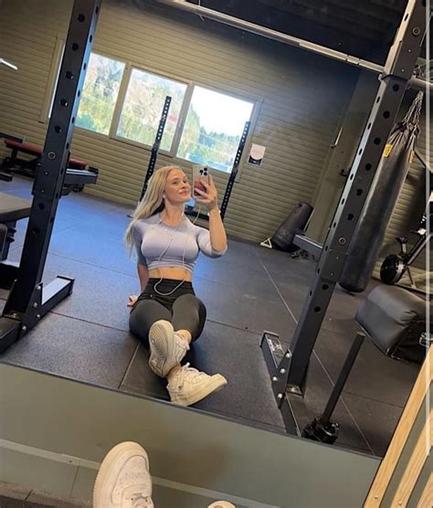 Hourglass R Norwegianbeauties