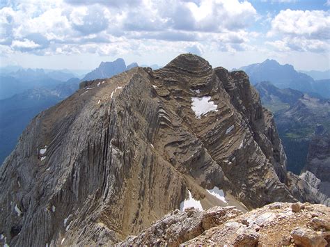 Tofana Di Mezzo Italy Peakery