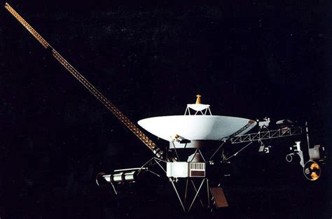 Download Voyager 1 Top View Pictures