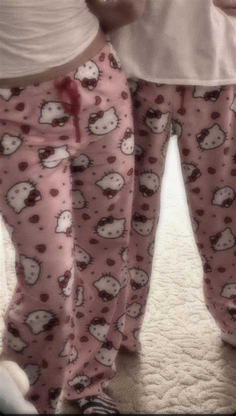 Pin By Milli Lee On Cute Relationship Goals Hello Kitty Clothes