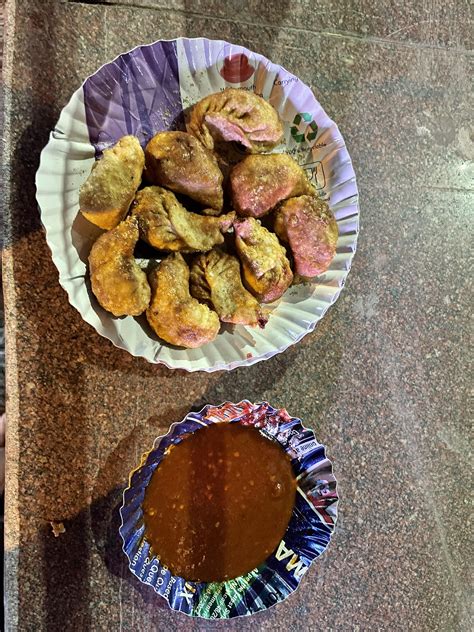 Thandi Raat Mai Garam Garam Momos Rdelhi