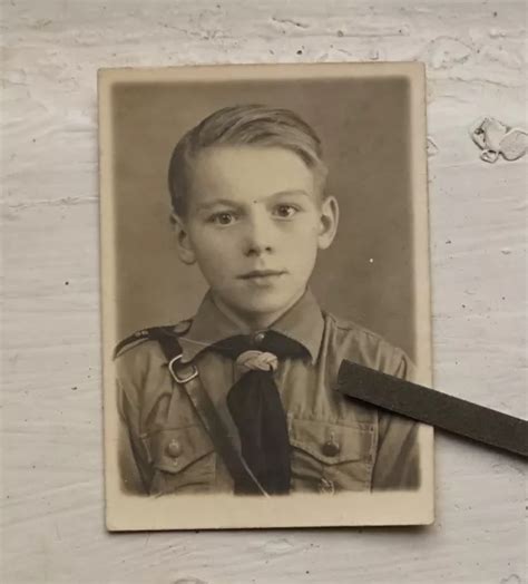 Foto Alt Wk2 Portrait Passbild Junge Kindersoldat Pimpf Orden Schulter Uniform Eur 4 00