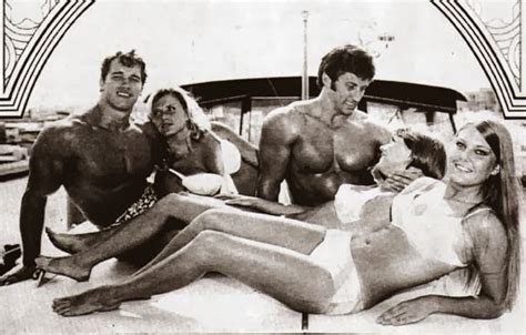 Rare Unseen Pics Of Arnold ~ How To Build Muscles