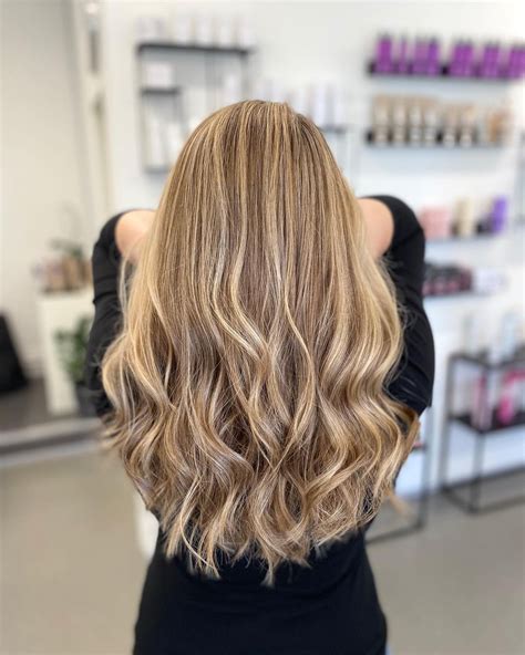 Light Blonde Hair With Brown Highlights