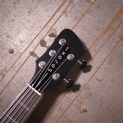 Serek Basses Lincoln Bass 32 Scale 5 String Walnut And Maple