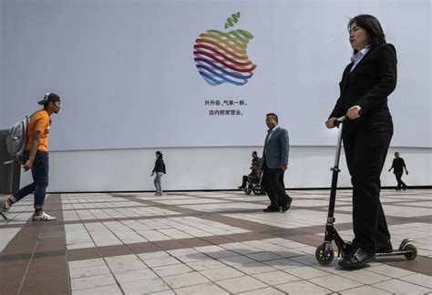 Patrick Mcgee Apple Cant Leave China Wwsg